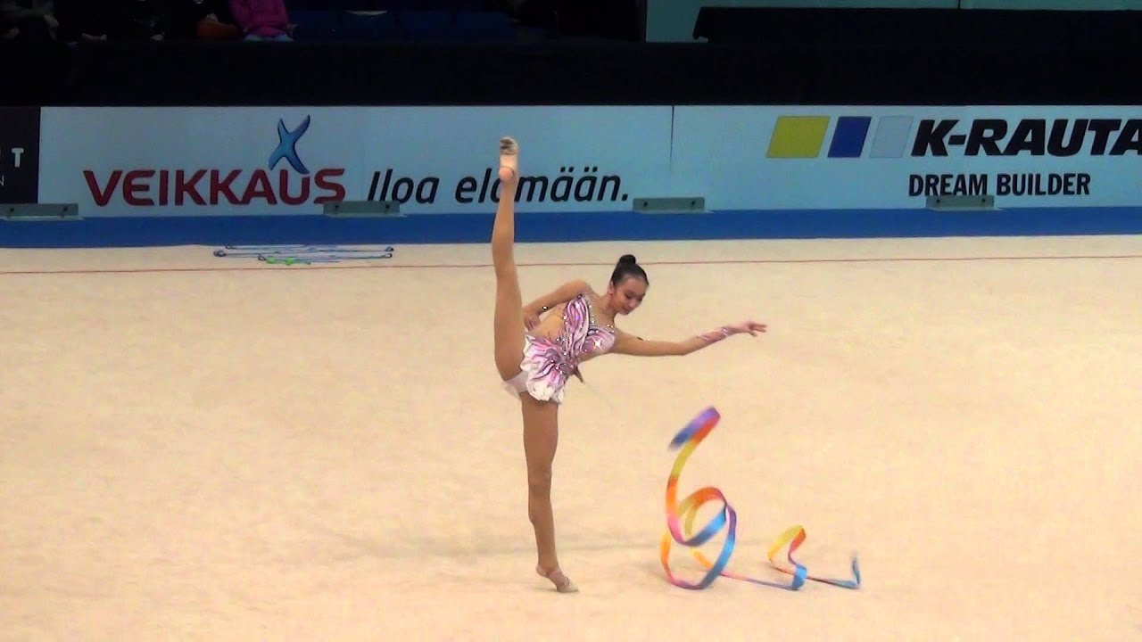 Rong Shang CHN ribbon Espoo World Cup 2016 - YouTube
