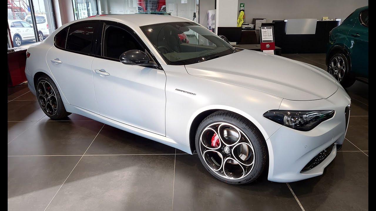 Alfa Romeo Giulia 2.0T Competizione - Matt Moonlight Grey | 4K - YouTube