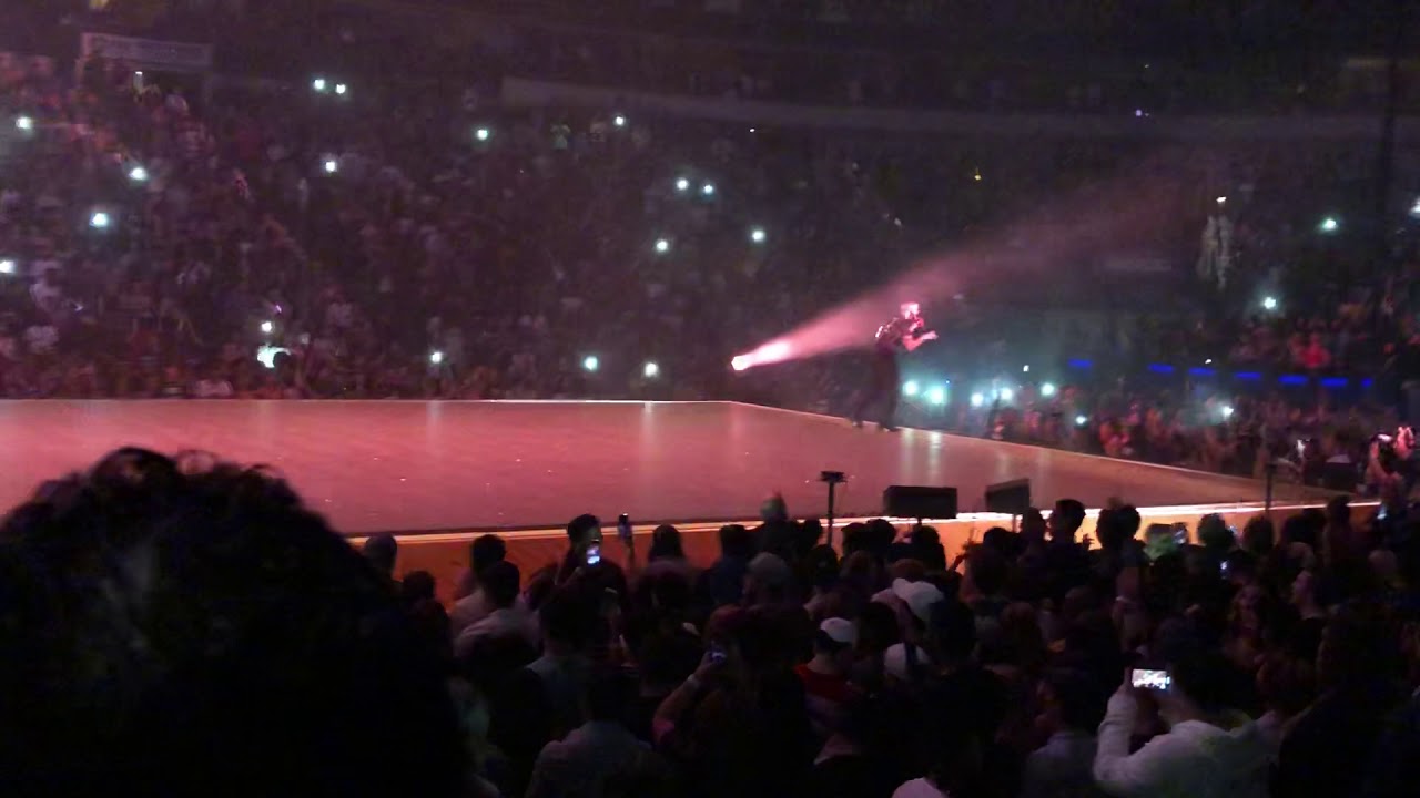 Drake Live in Dallas - YouTube
