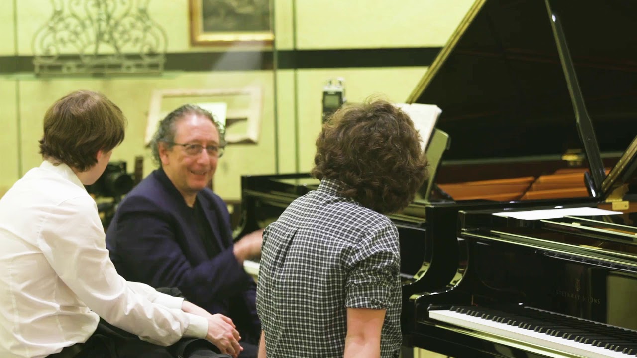 Jean-Marc Luisada teaches José Navarro Silberstein Schumann Humoreske ...