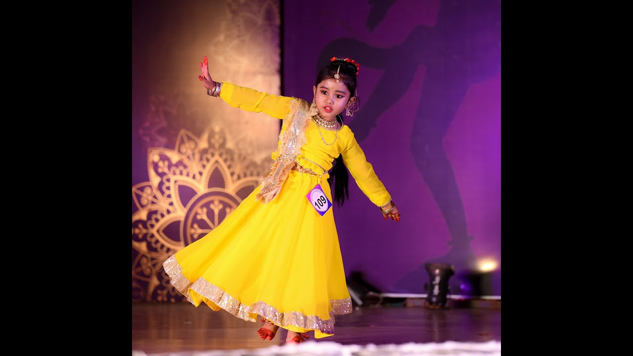 Radha Nachegi.... Hitika Taunk SemiClassical ..Kids Dance ...only 4 ...
