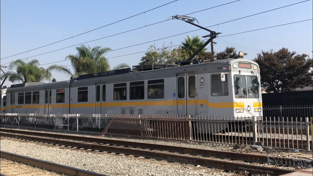 Metro Blue Line Train Crossing Florence Station P2020 - YouTube