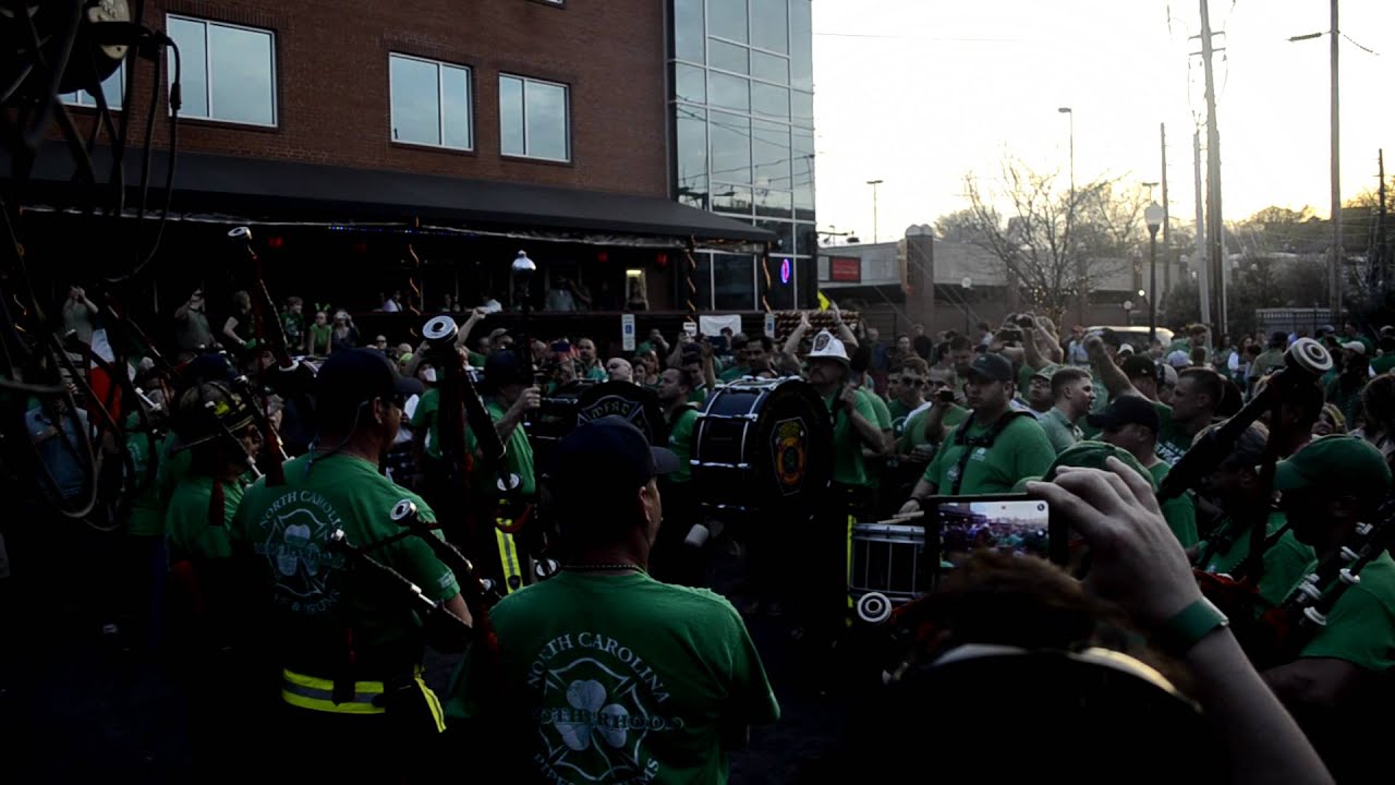 NC Brotherhood Pipes and Drums, Dawning of the day - YouTube