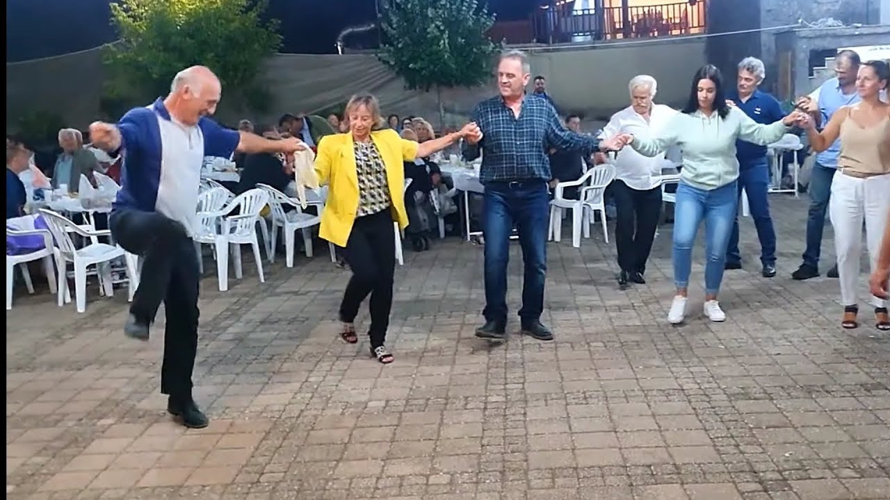 Εγώ για χείλη κόκκινα- Μια κοκκινοφορεμένη- Ανδρέας Κωνσταντινόπουλος ...