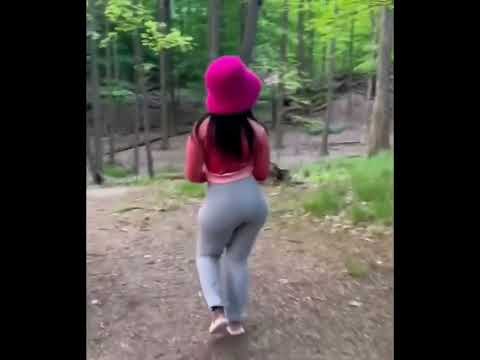 Girls ass shake while walking