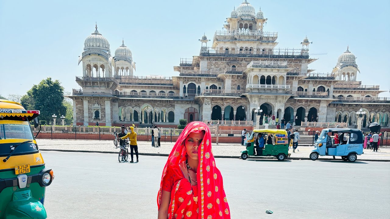 Jaipur famous Jagah | #dailyvlog #meenageet - YouTube