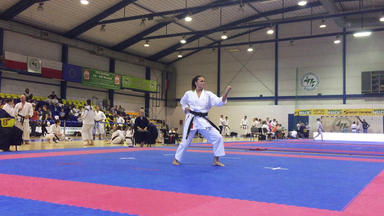 Justyna Marciniak / kata Gojushiho Dai - 1m. ''Puchar Mistrza'' w ...
