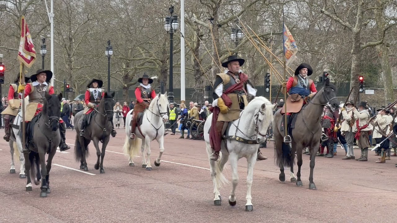 English Civil War Society: The King's Army. - YouTube