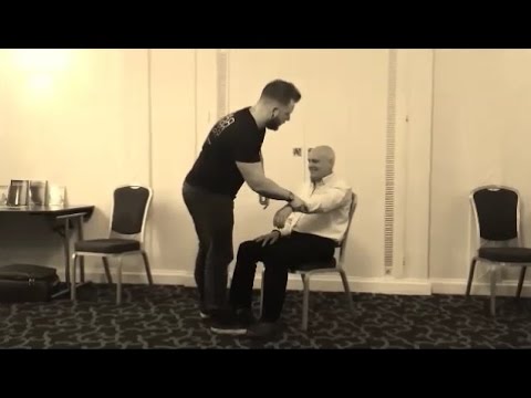 Learn to Hypnotise - Butterfly Fingers Rapid Induction Hypnosis - YouTube