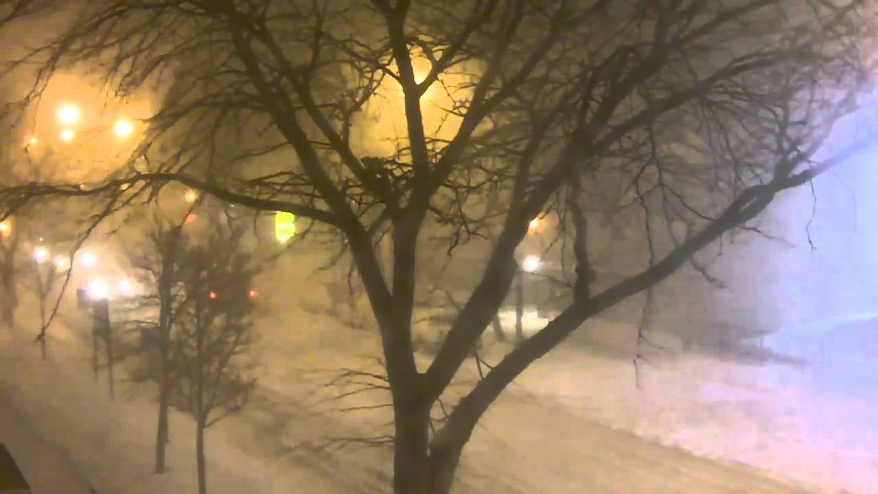 Chicago Blizzard 2011 - Snowmaggedon in Uptown area - YouTube