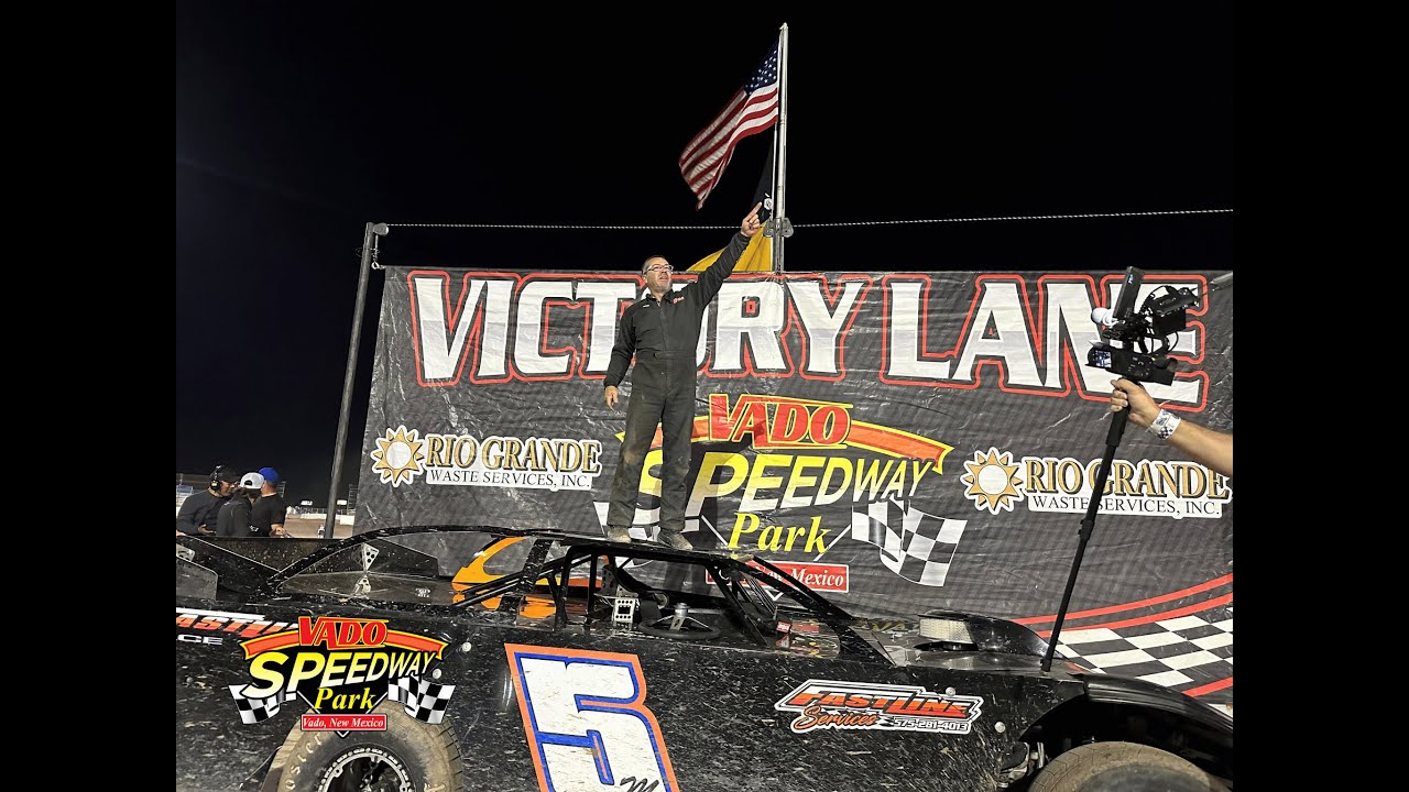 Crowd Went nuts for Eric McNutt in his Anthony Sosa Roofing Late Model ...
