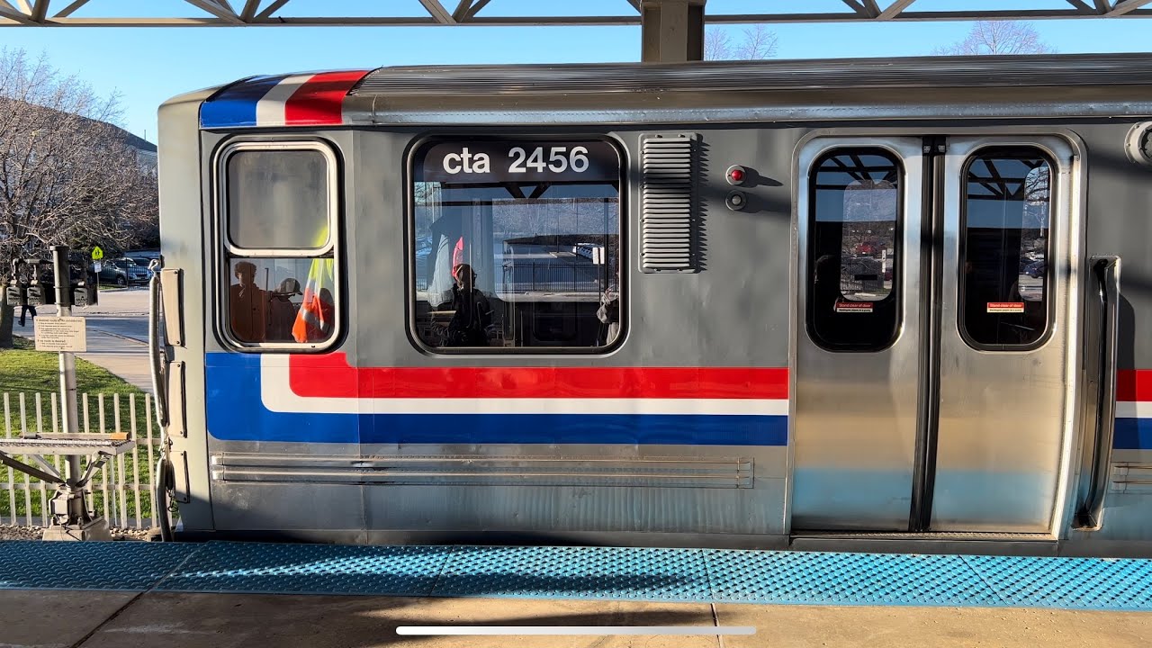 CTA 2400 “lights out” Red Line run + Washington Stop - YouTube