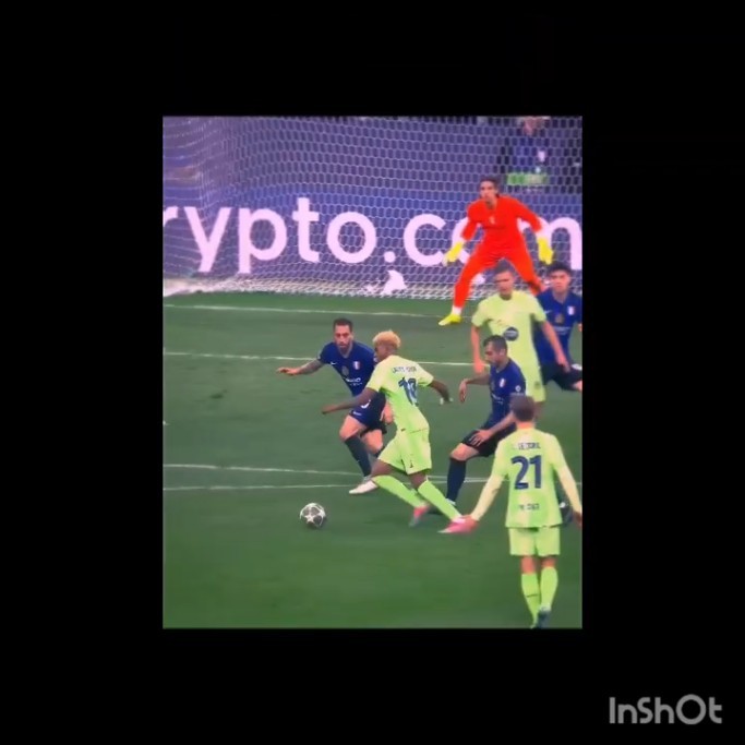 What a good save by the goal keeper #football #soocer #football - YouTube