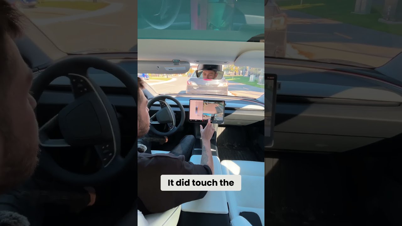 Tesla s FSD 12.5 Parallel Park is CRAZY
