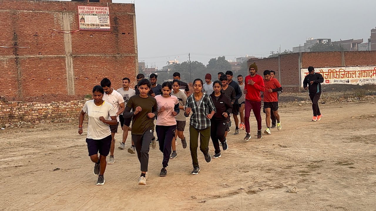 2400 Mtr GIRLS रेस | UP POLICE GIRLS | TIMMING 11:16Sec UPP 2400 METER ...