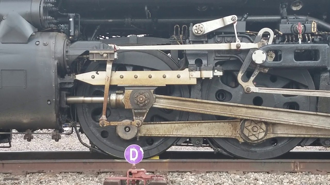 Driving Rods close up, UP 4014 Big Boy - YouTube