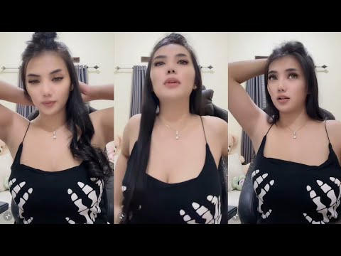 Windhie kitty live dandan sambil catokan rambut
