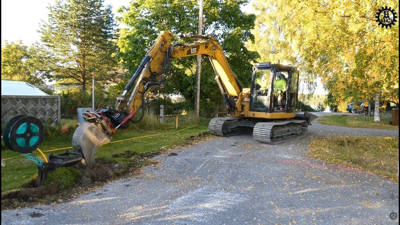 CAT 308D CR with Rototilt in cabelwork - YouTube