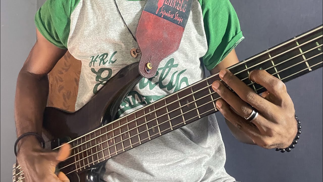 Cool bass lines during live recording in the studio ( Ibanez sr 705 ...