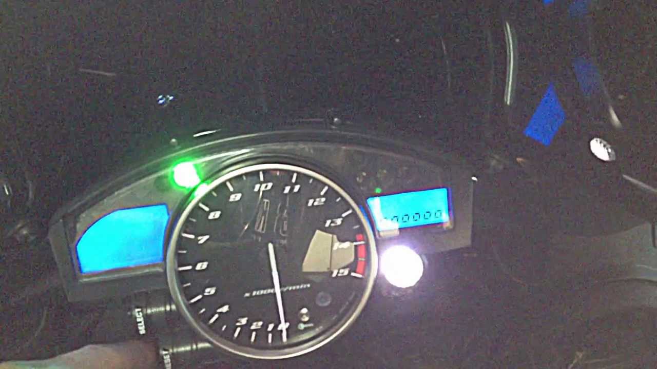 (Ustawienia zegara) Clock settings in Yamaha R1 2006 - YouTube