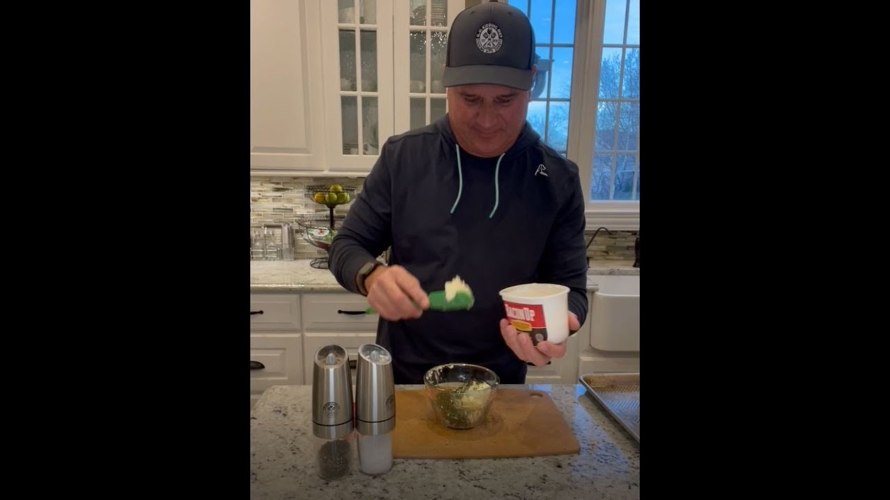 Cooking with Darryl: Holiday Bone-in Prime Rib Roast - YouTube