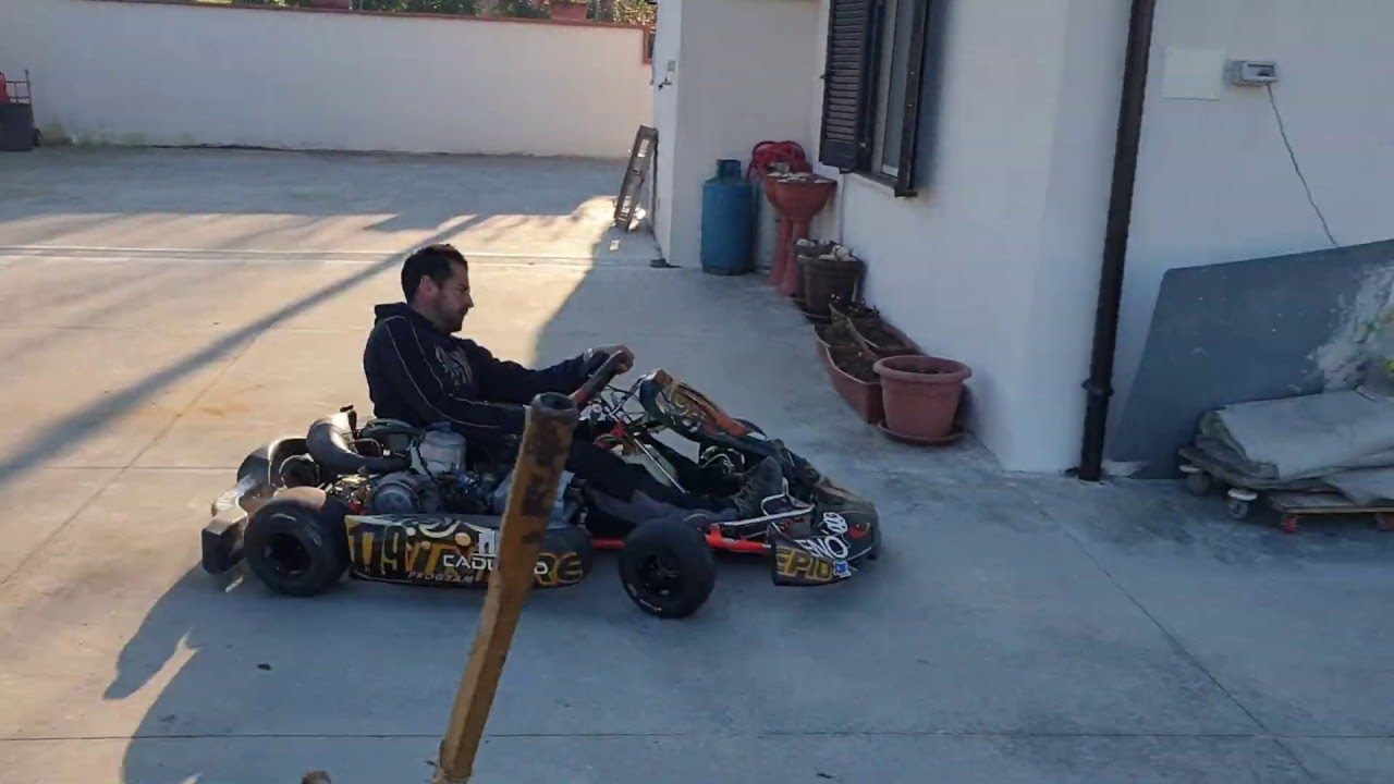 Doing Laps to Fight Lockdown Boredom || ViralHog - YouTube