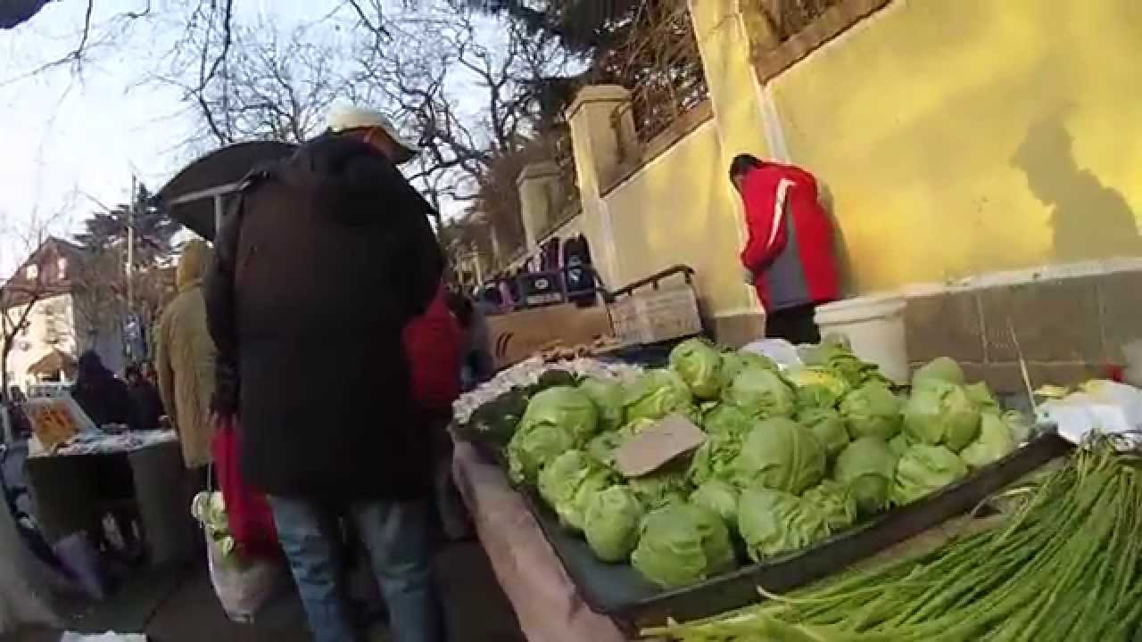 Street market in Qingdao China - YouTube