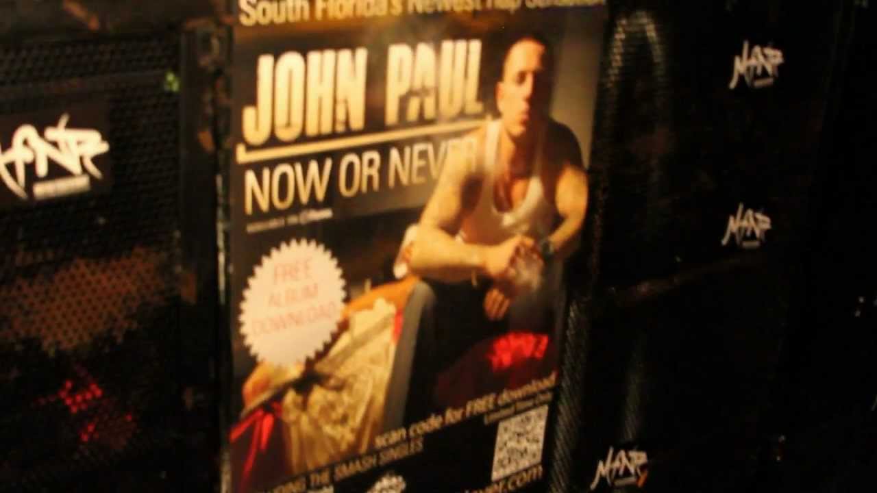 RAPPER JOHN PAUL BEATS DOWN A PROMOTER WHO ATTACKS HIM ON STAGE ...
