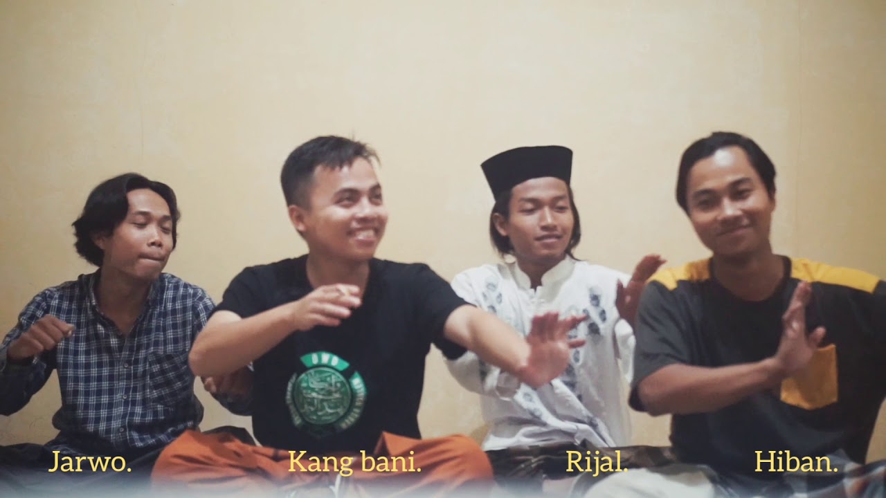 Asekkk!! Mundur alon alon lawak kaum sarungan peci miring - YouTube