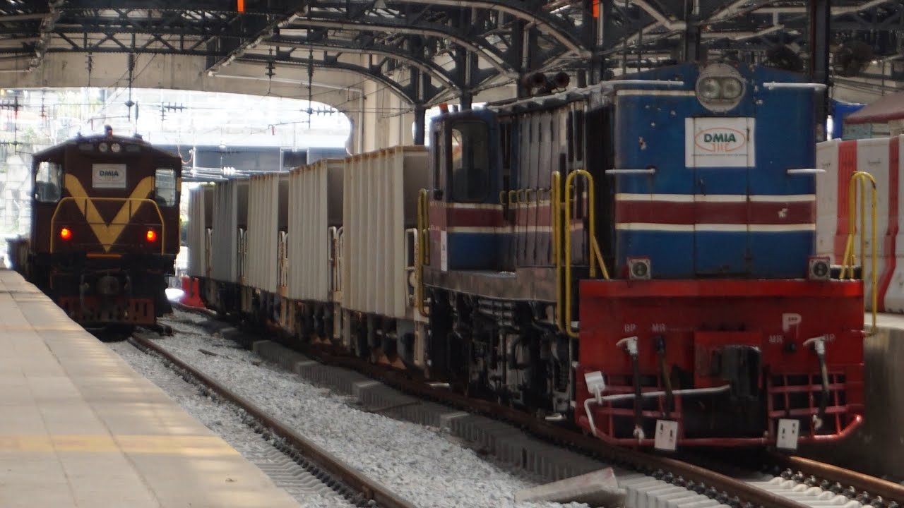 DMIA Locomotive English Electric, YDM4 & KTM ETS at Kuala Lumpur ...