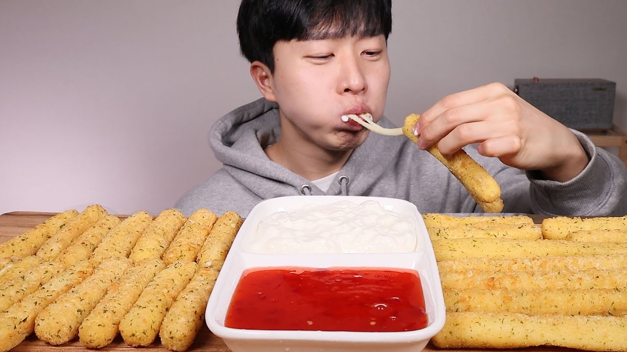 롱치즈스틱 치즈스틱 먹방 ! !ㆍASMR MUKBANG Cheese stick Eating Sounds - YouTube