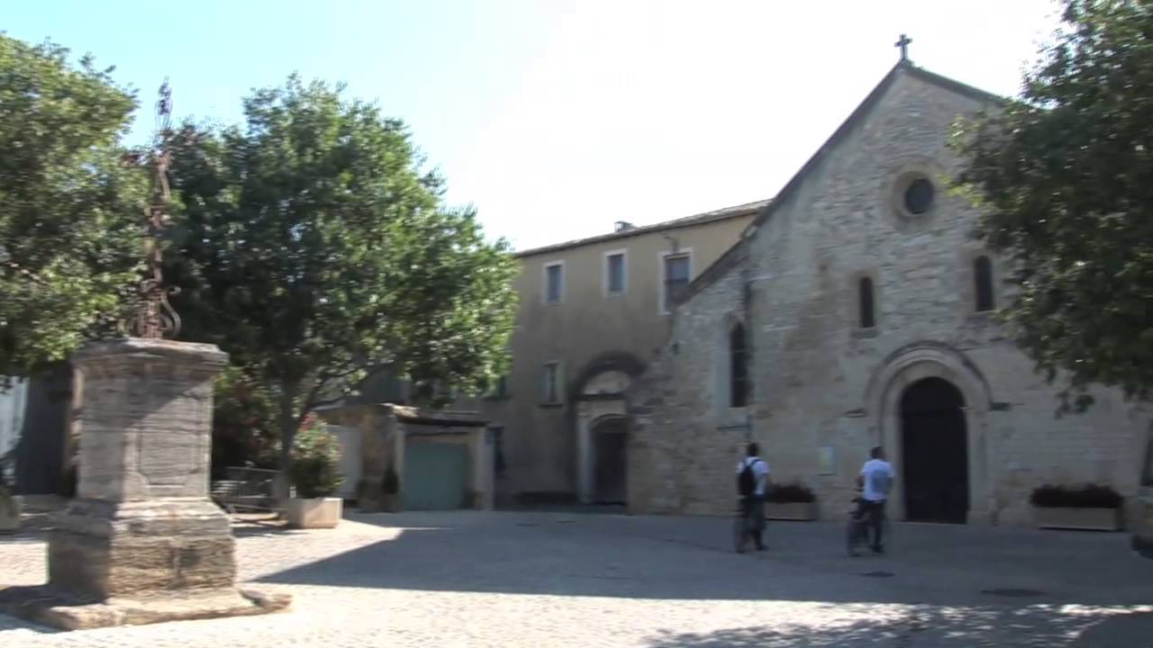 Village de Caderousse - Châteauneuf-du-Pape Tourisme - YouTube