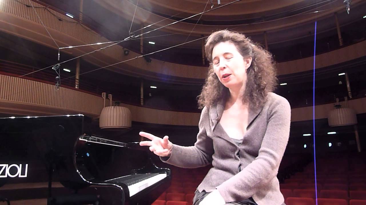 Angela Hewitt suona Bach con l'Orchestra Rai - YouTube