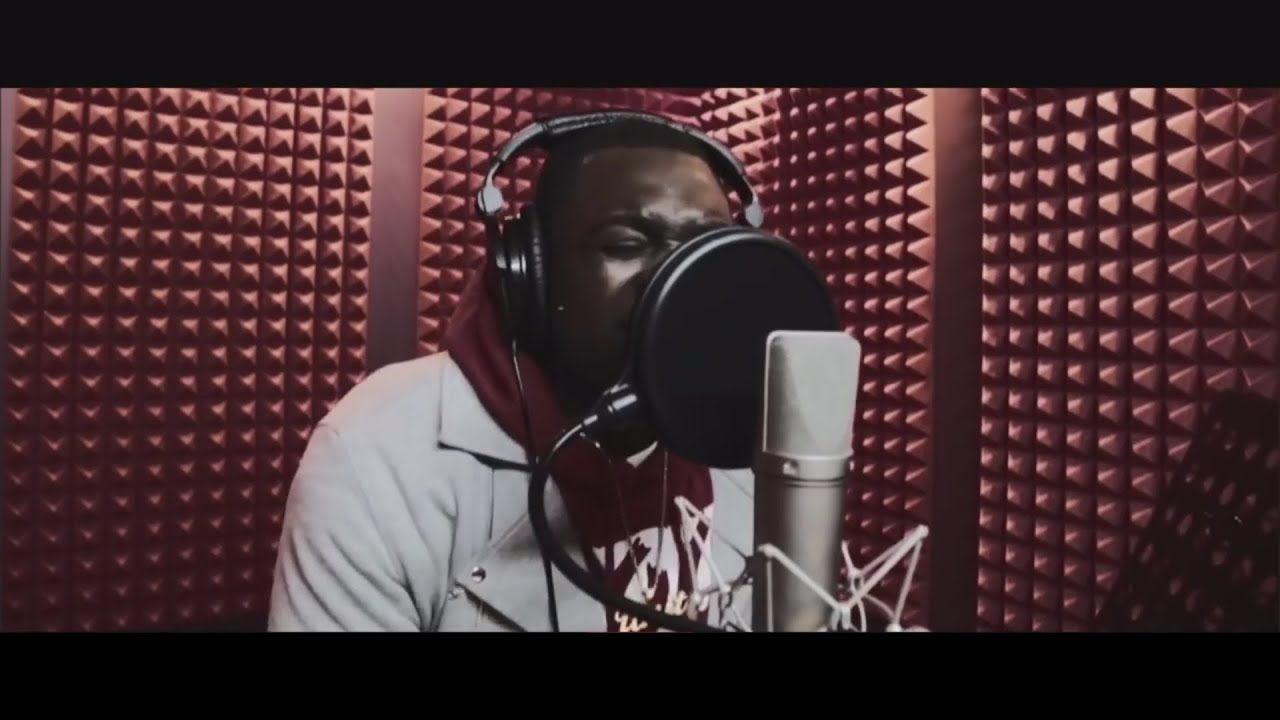 Kidd Kidd - 10 BANDS FREESTYLE (Official Music Viceo) - YouTube
