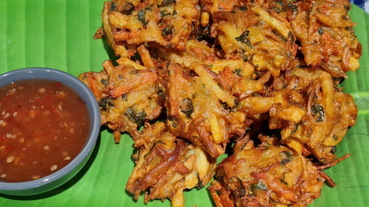 Crispy Potato Carrot Pakora Recipe||ক্রিস্পি আলু গাজরের পাকোড়া রেসিপি ...