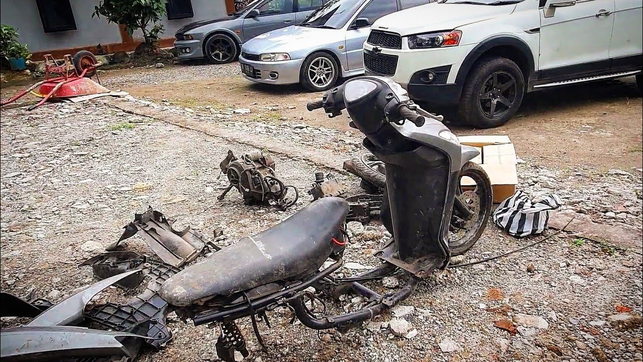Restorasi Motor Mamanya Saddam|| Bertahun Rongsok Di Gudang Mio Smile ...