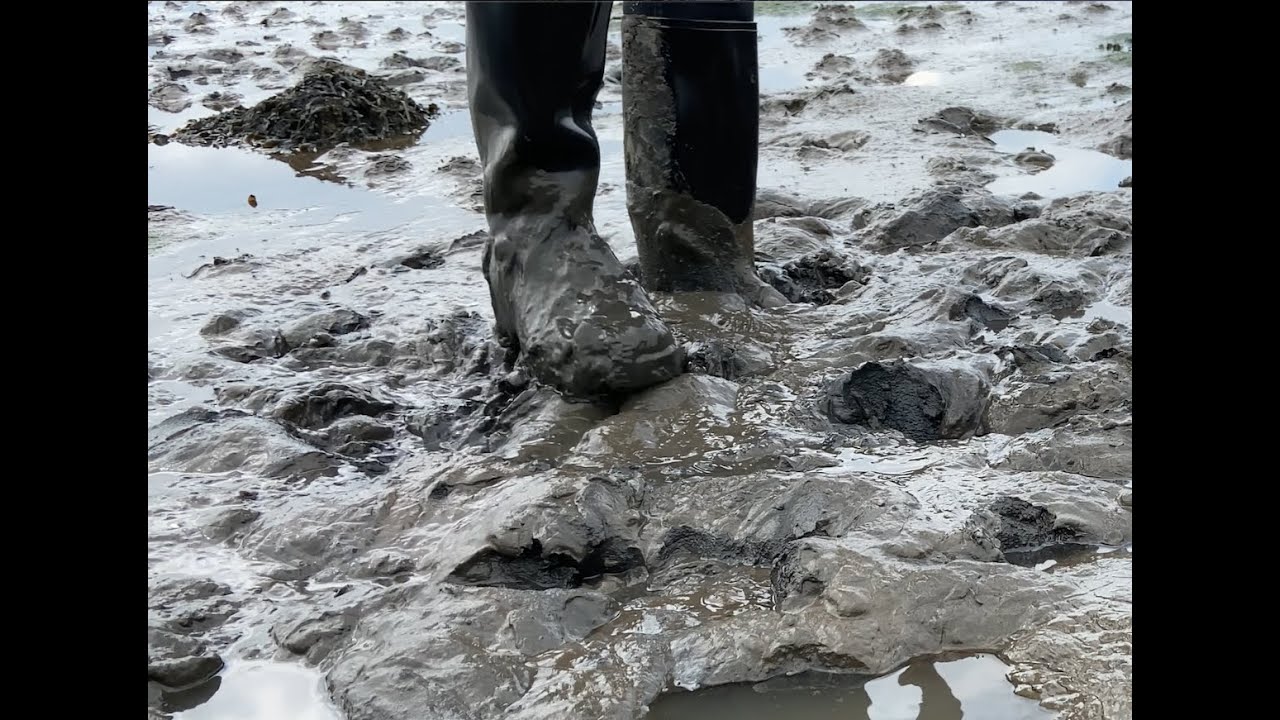 Nora rubber boots sinking and stuck in the mud PART 2 - YouTube