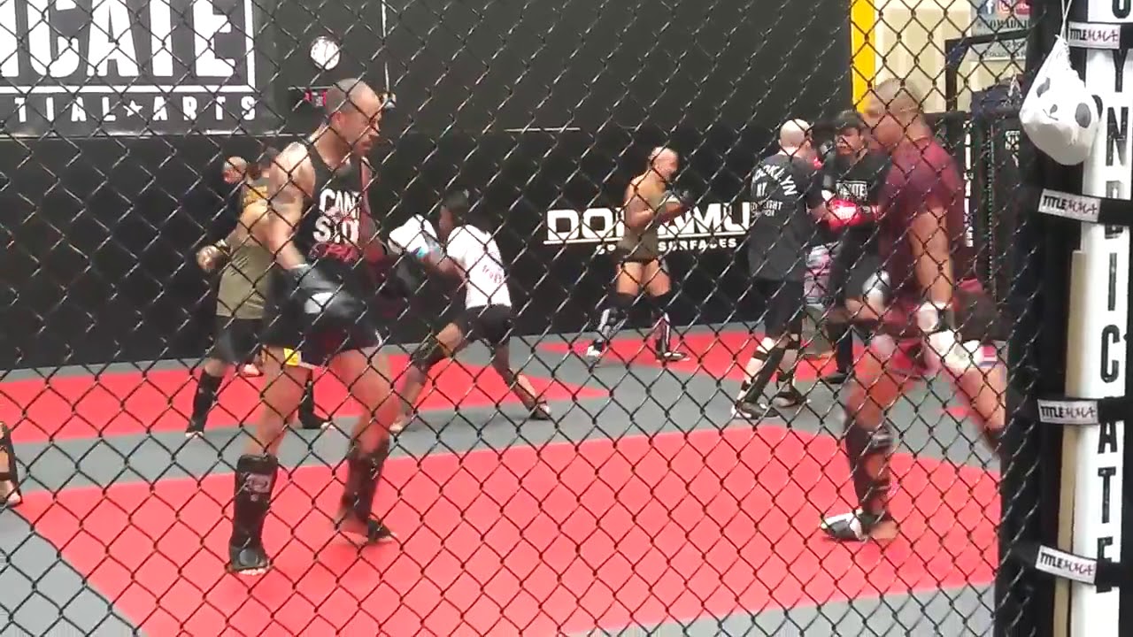 Bill Smallwood Sparring with World Champion Chaz Mulkey - YouTube