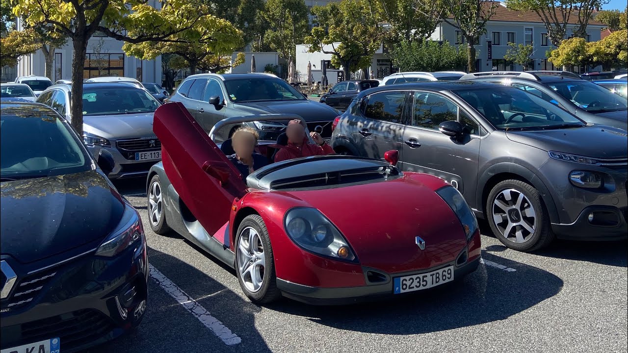 Carspotting in Romans (Renault spyder, maserati GranTurismo ...