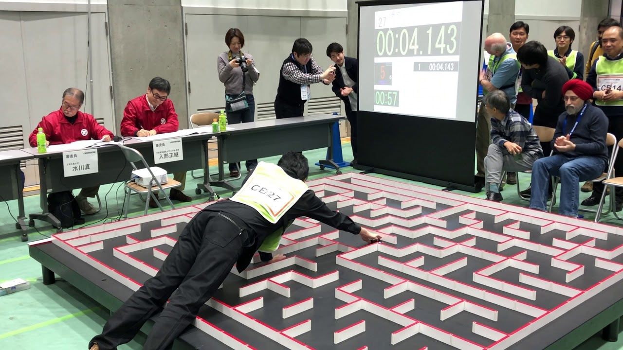 2019 Japan classic micromouse 1st prize 華金 fastest run, by 浅川 英慶 - YouTube
