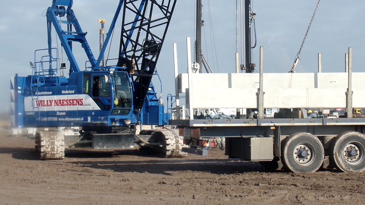 KOBELCO CKE 800 LOSSEN BETONNEN COMPONENTEN - YouTube