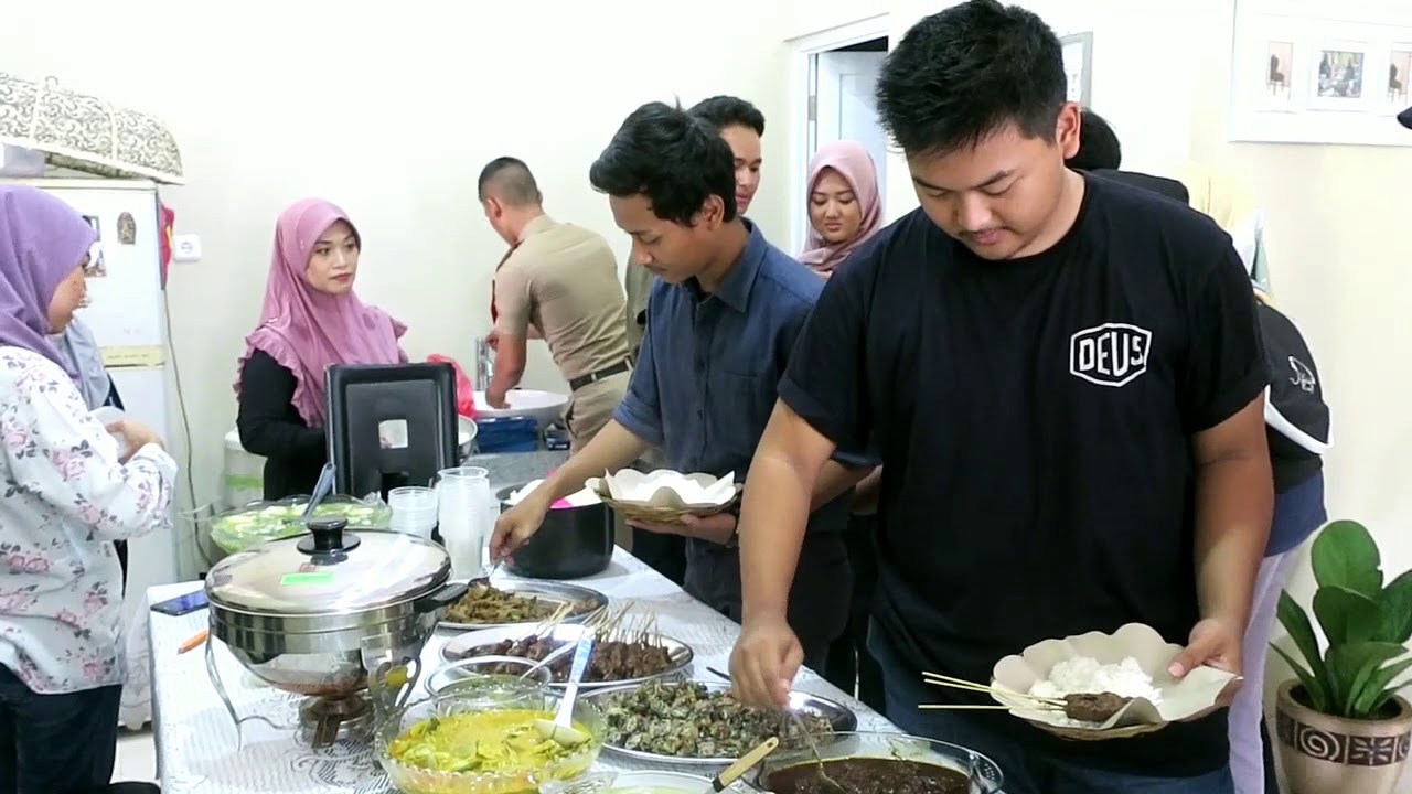 SMA 2 Depok: Class MIPA 4 - 2018 - YouTube