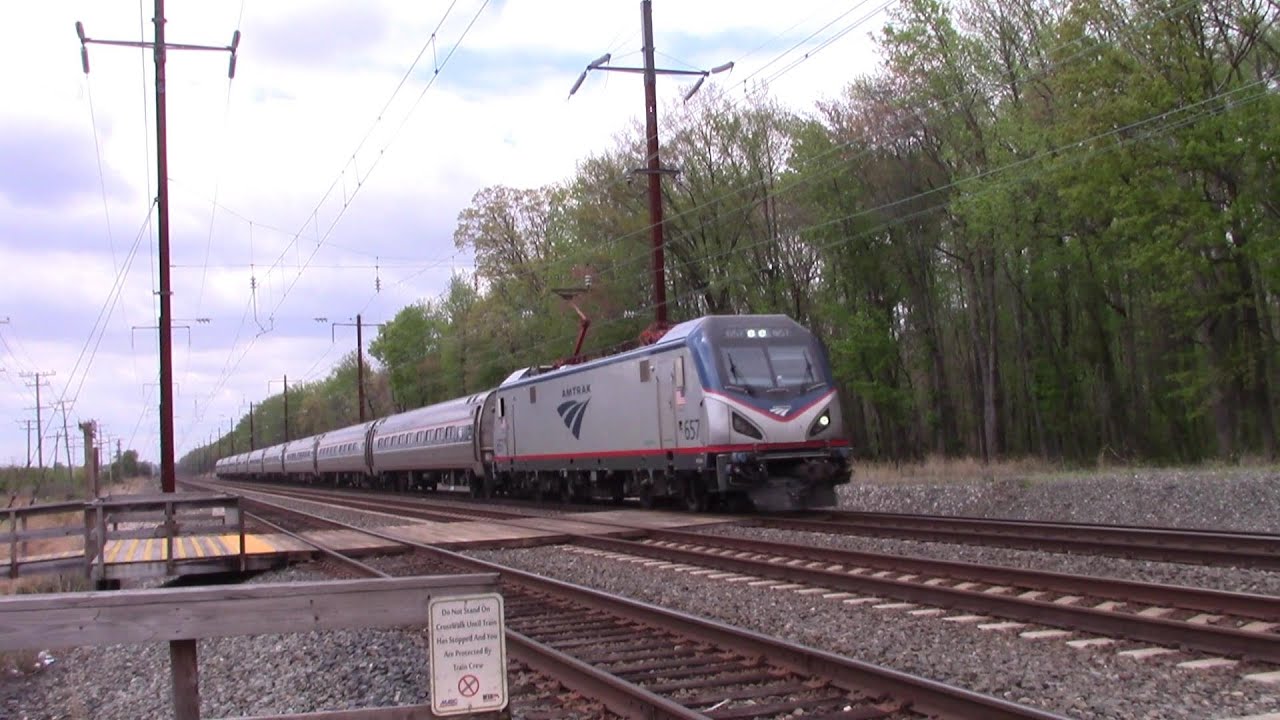 Amtrak 88 Northeast Regional North and Amtrak 143 Northeast Regional at ...