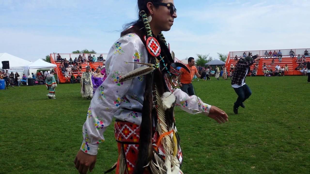 Toronto Native Canadian Center 2016 Downsview Pow Wow, May 21 22 2016 2 ...