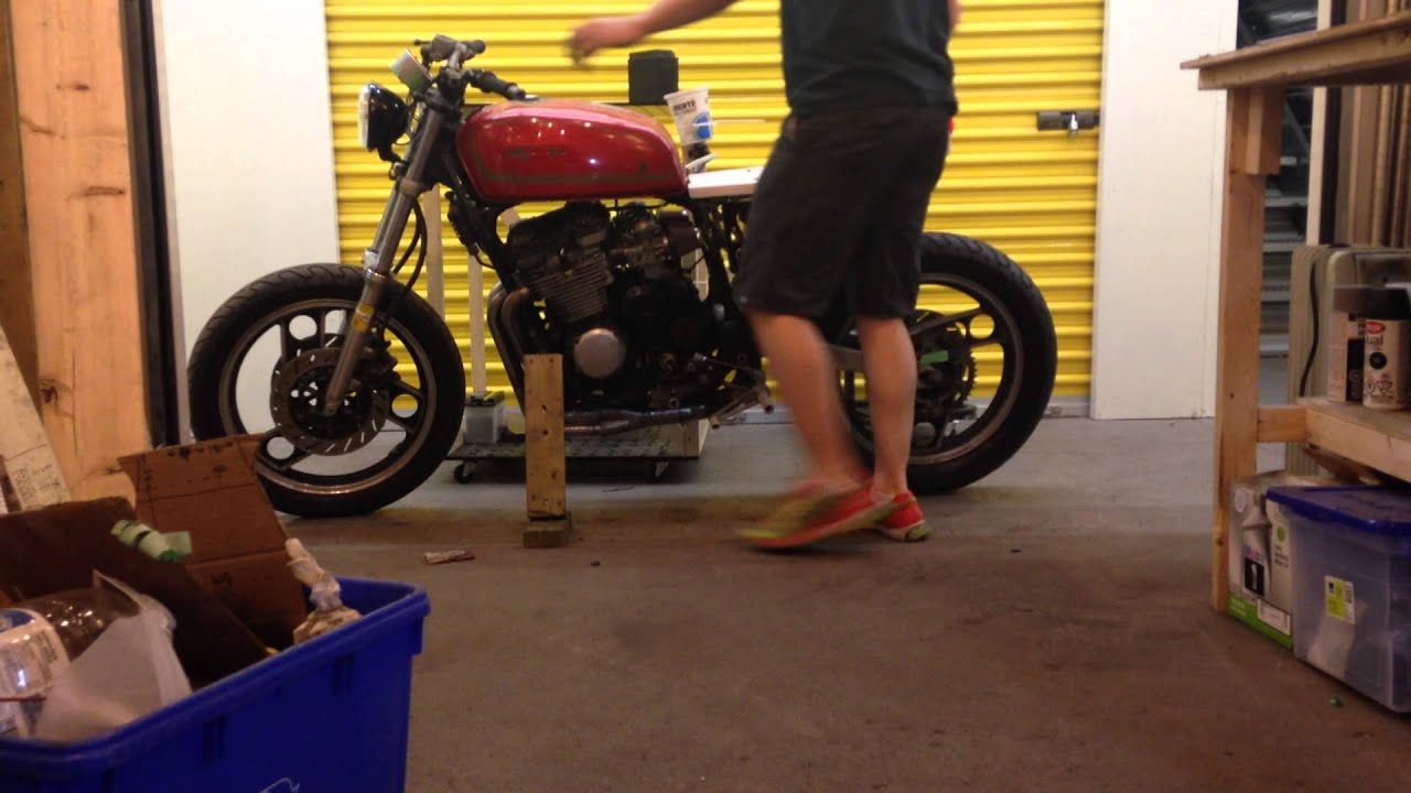 Yamaha FJ600 with Custom Exhaust - YouTube