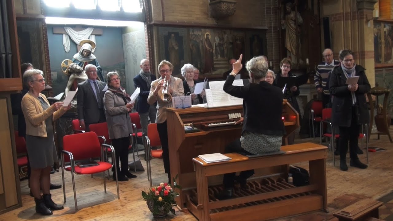 Extraordinary Ave Maria by Goller in four voices - YouTube