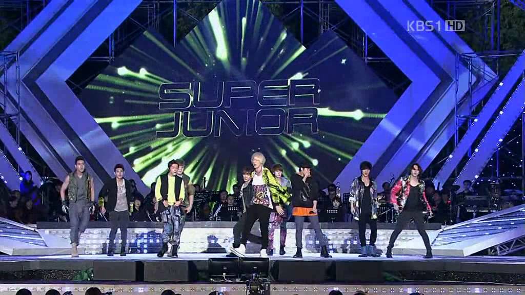 Super Junior Mr Simple on KBS Open Concert 21 August 2011 - YouTube