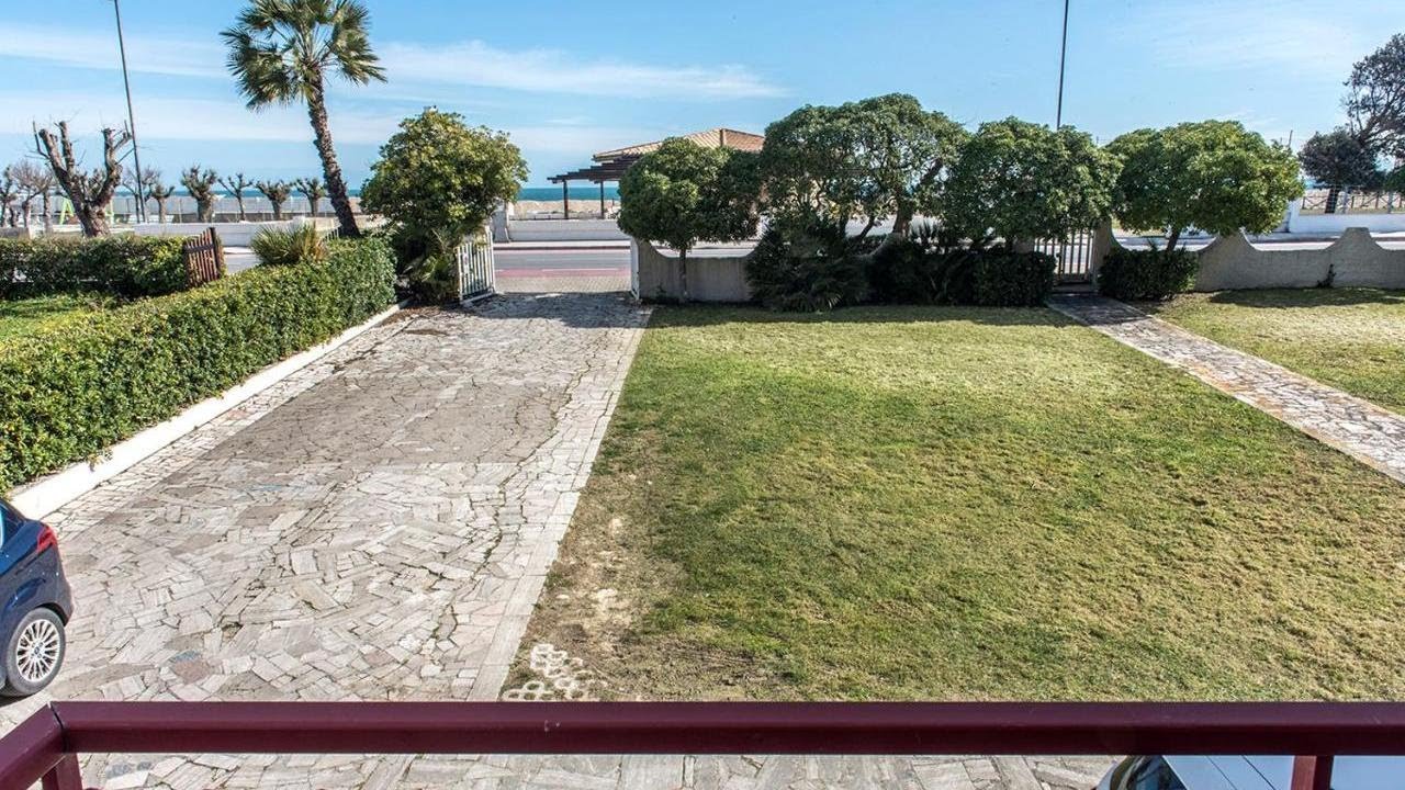 M339 Marcelli, ampio trilocale con terrazzo vista mare, Marcelli, Italy ...