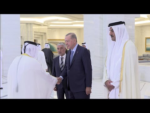 Cumhurbaşkanı Erdoğan, Katar'da Katar Emiri Şeyh Temim bin Hamed Al Sani İle Bir Araya Geldi