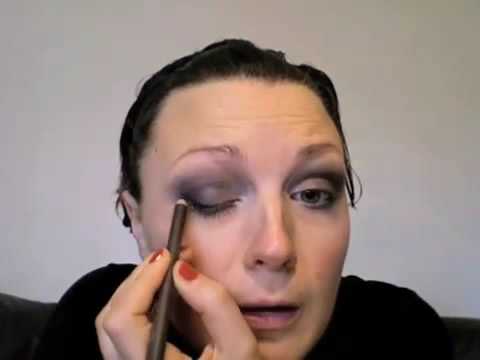 Sexy Robert Palmer girls 'Addicted to love' 1986 make-up tutorial.mp4 ...